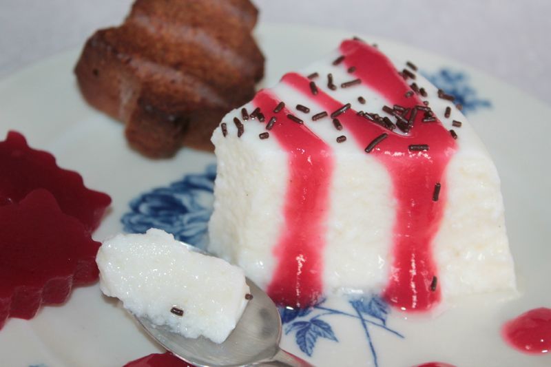 Bavarois aux Poires Allégé et son Coulis de Fruits Rouges - Mes P'tits ...